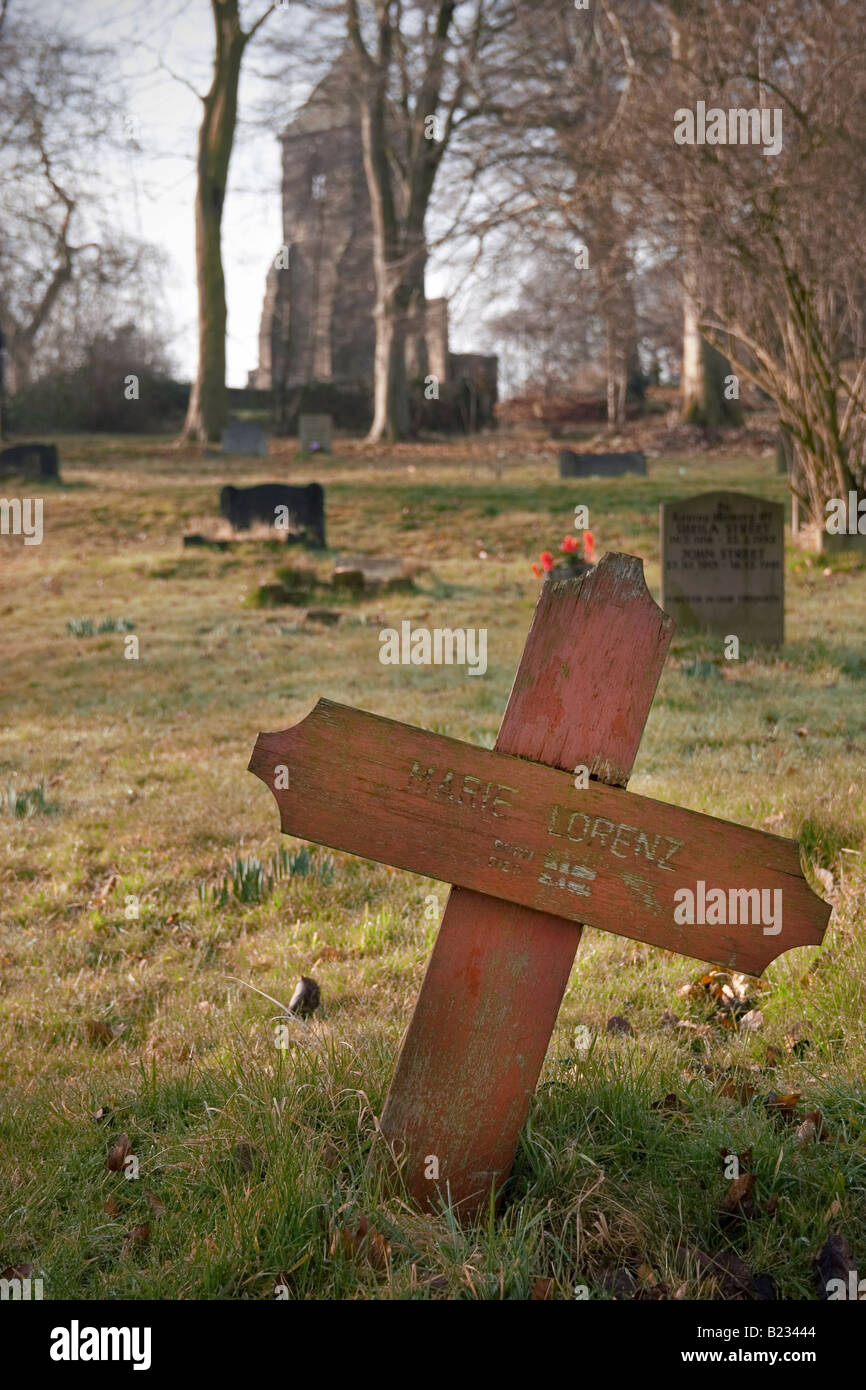 Poor graveyard hi-res stock photography and images - Alamy