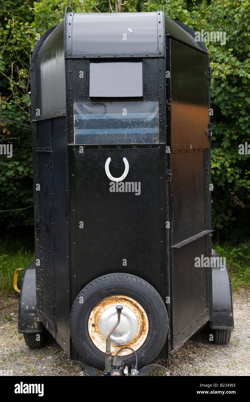 Horsebox hi-res stock photography and images - Alamy