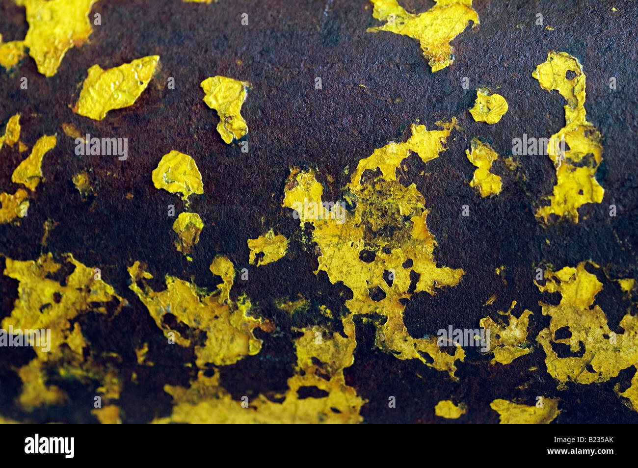 Close up of peeling yellow paint on a wall Stock Photo - Alamy