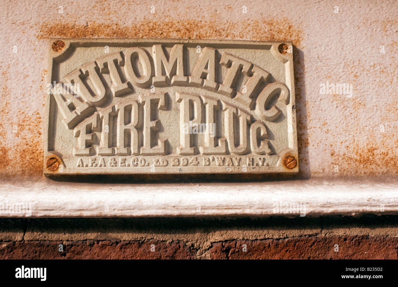 Fire plug hi-res stock photography and images - Alamy