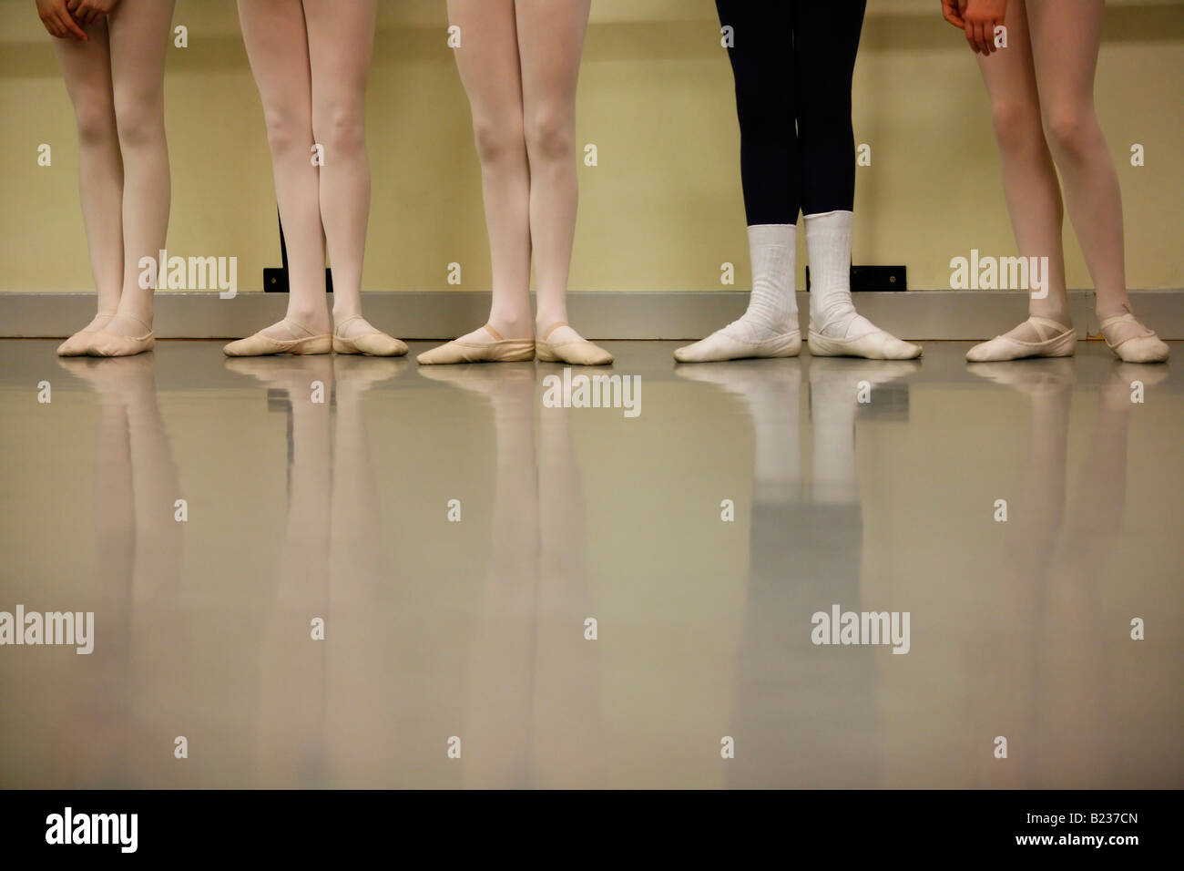 Young ballet dancers learning in ballet class Stock Photo - Alamy