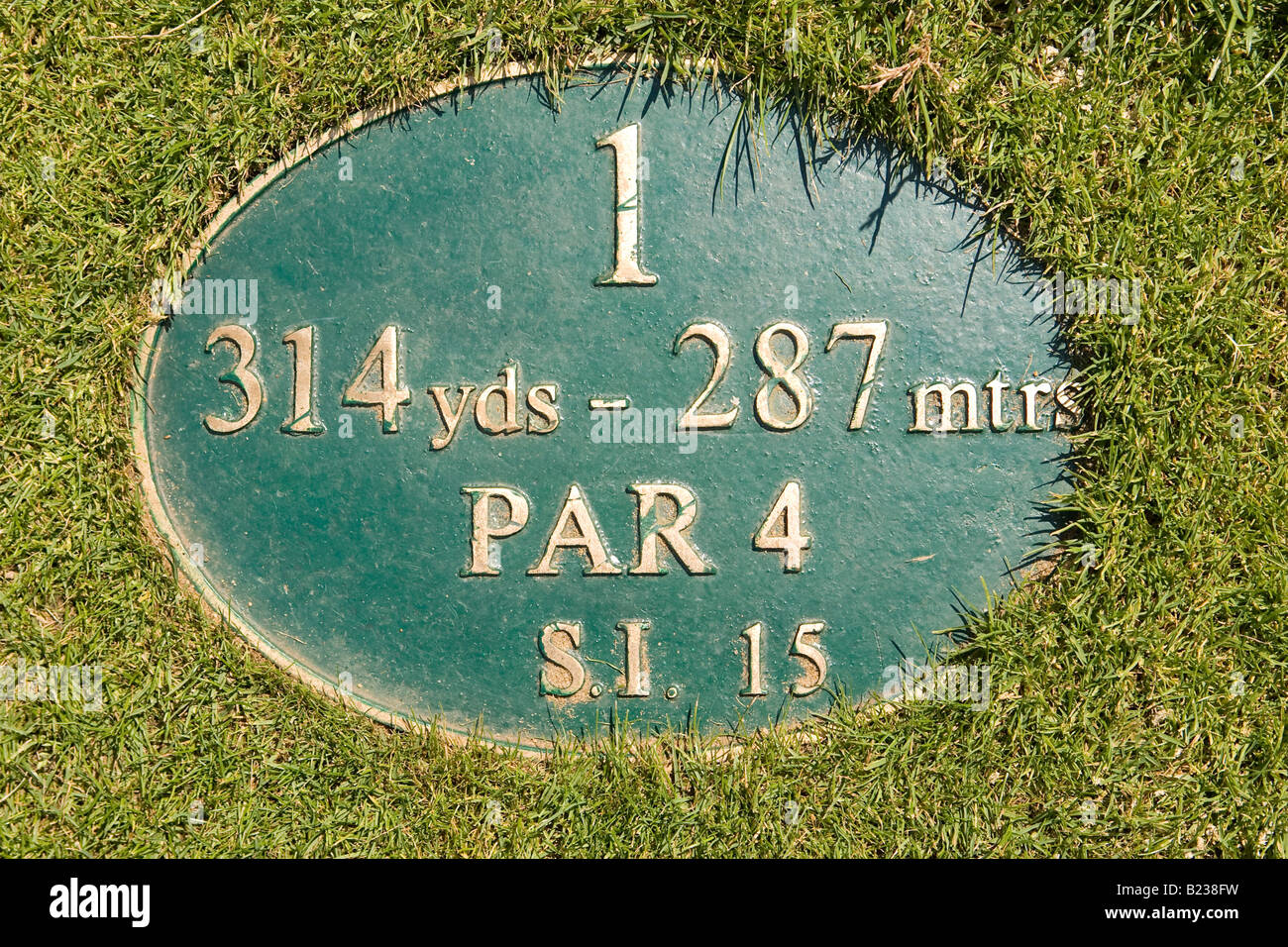 Golf fairway distance marker hi-res stock photography and images - Alamy