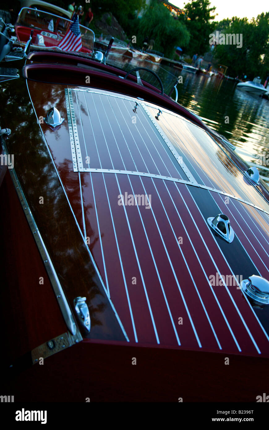 Sleek wood back deck on a classic antique wooden cruiser Stock Photo ...