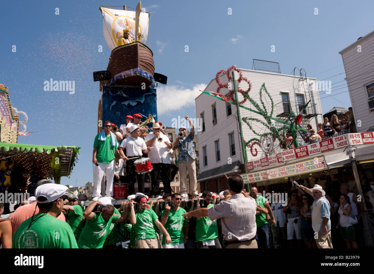 Giglio feast new york hi-res stock photography and images - Alamy