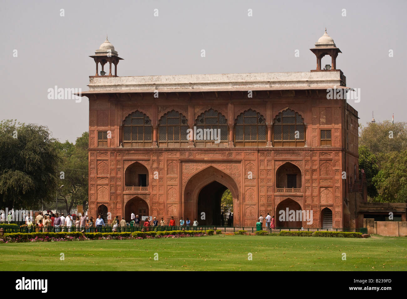 Gate entrance to red fort delhi hi-res stock photography and images - Alamy