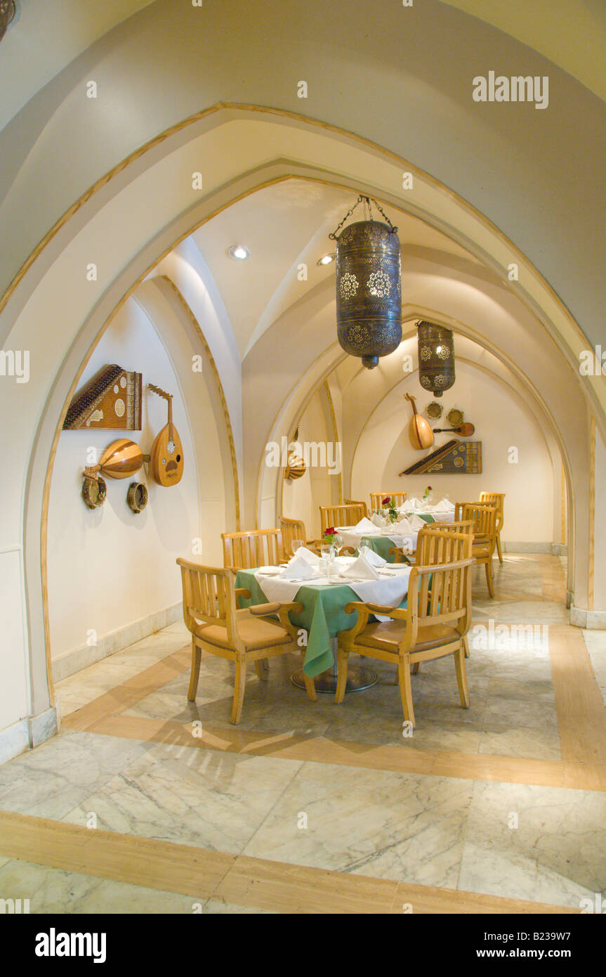 Hotel restaurant interior hi-res stock photography and images - Alamy