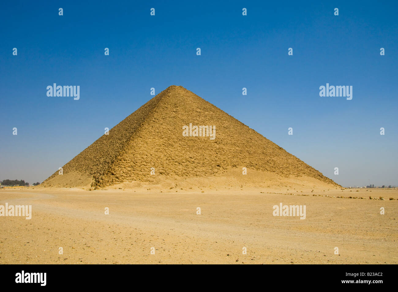 The Red Pyramid of Snefru near Dashur Egypt Stock Photo - Alamy