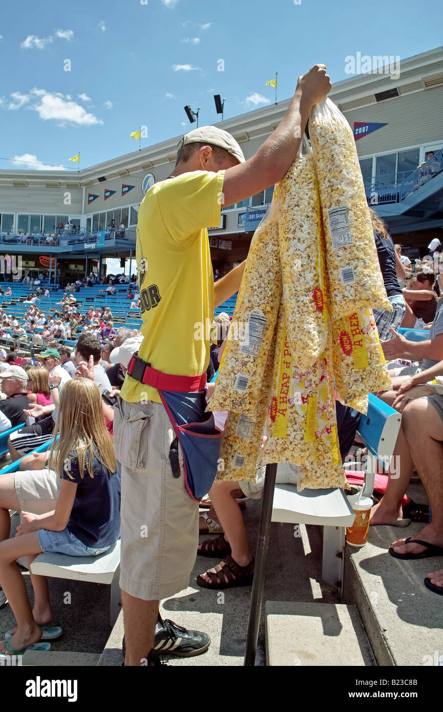 Vendor Popcorn High Resolution Stock Photography and Images - Alamy