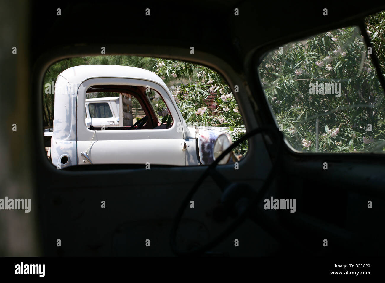 Old breakdown truck hi-res stock photography and images - Alamy