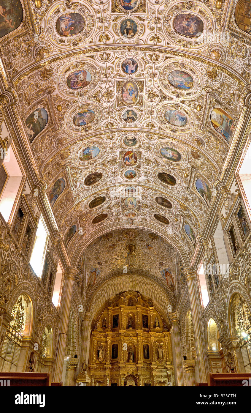 Architectural detail of cathedral ceiling, Santo Domingo Church, Oaxaca ...