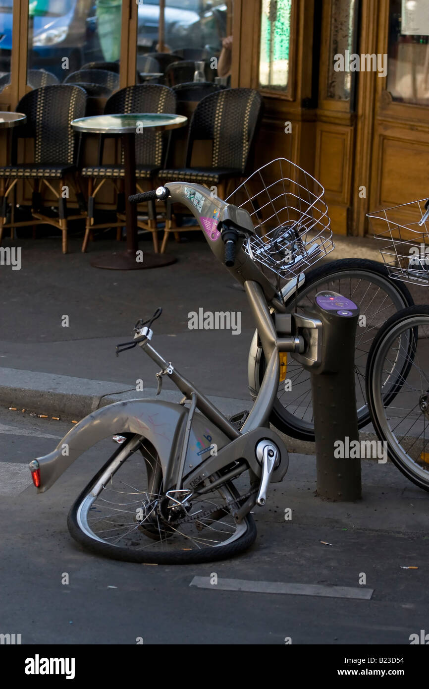 Crushed bicycle hi-res stock photography and images - Alamy