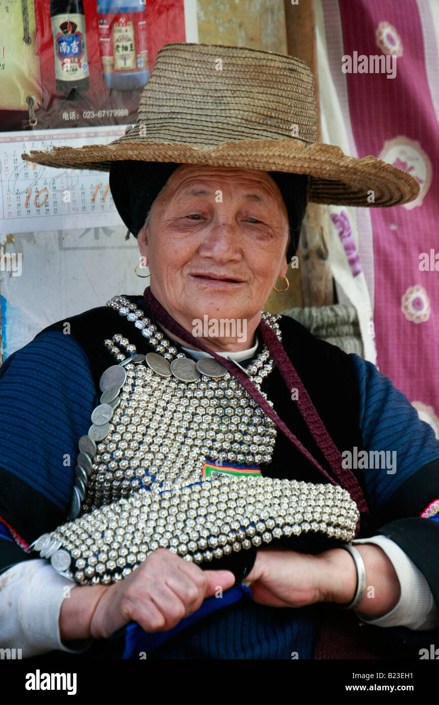 Tribe china hani hi-res stock photography and images - Alamy