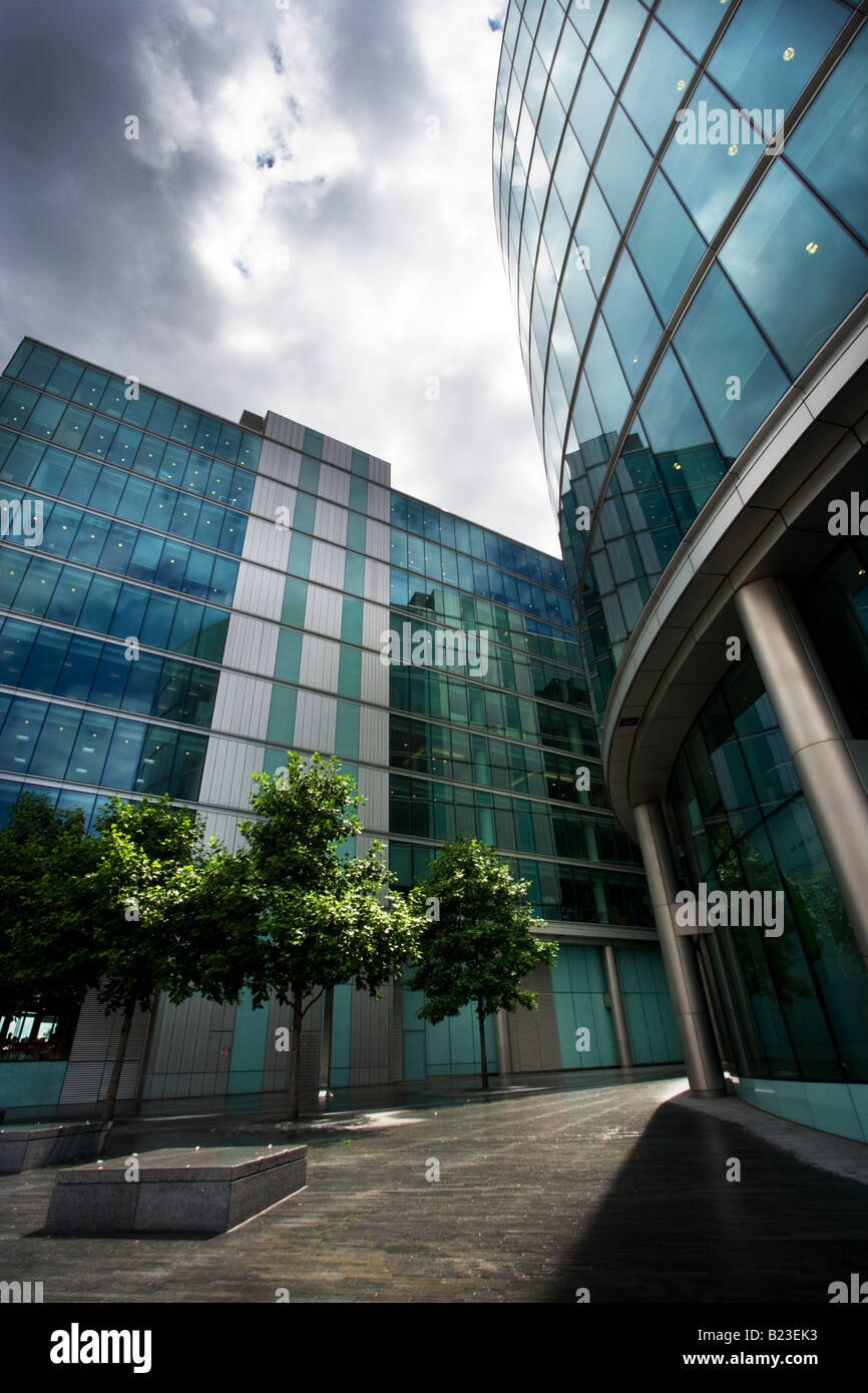 London glass buildings hi-res stock photography and images - Alamy