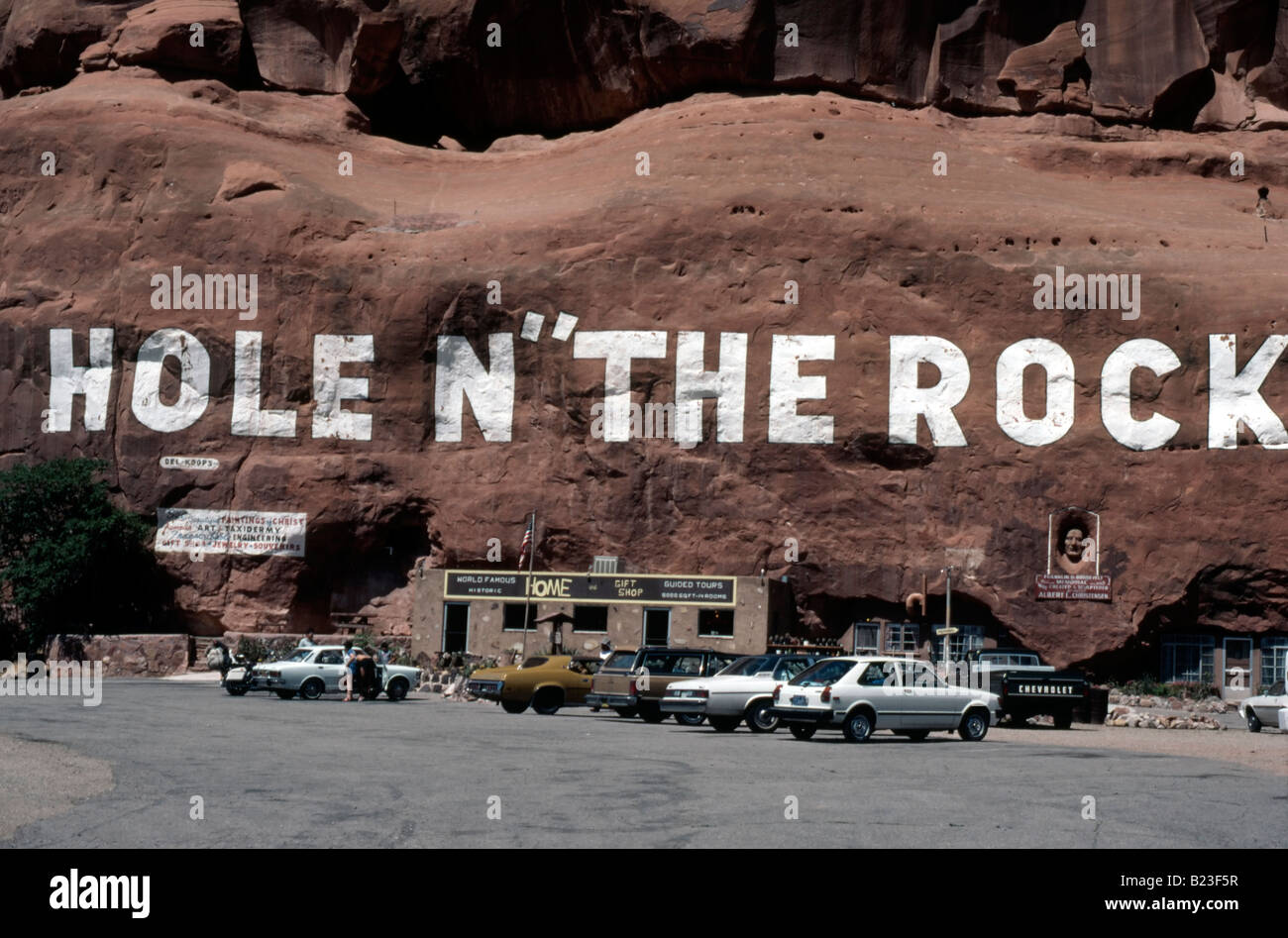 Hole in the Rock tourist attraction, Highway 191 in Southern Utah, USA ...