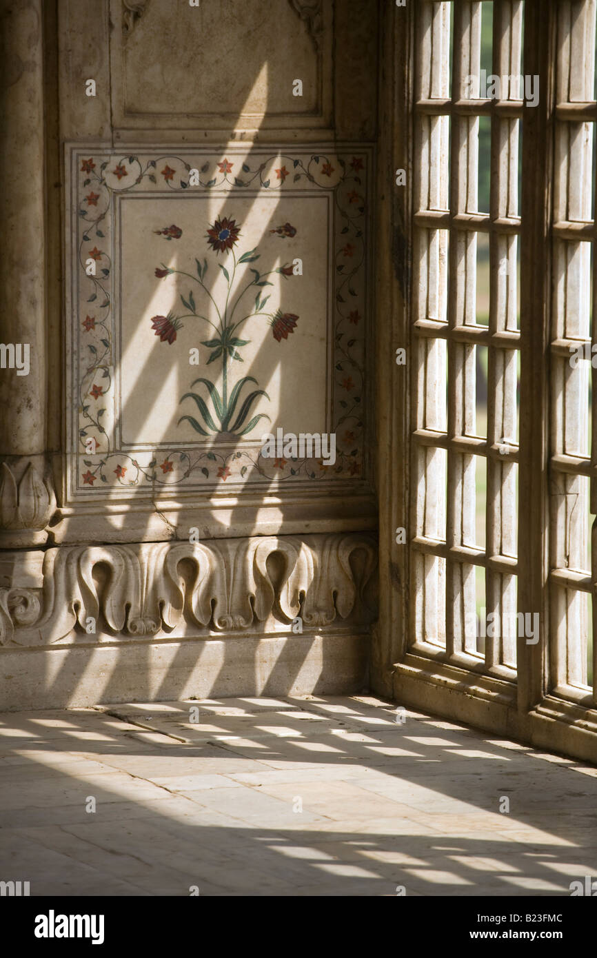 Inlaid MARBLE PILLAR of the KHAS MAHAL inside the RED FORT or LAL QUILA ...