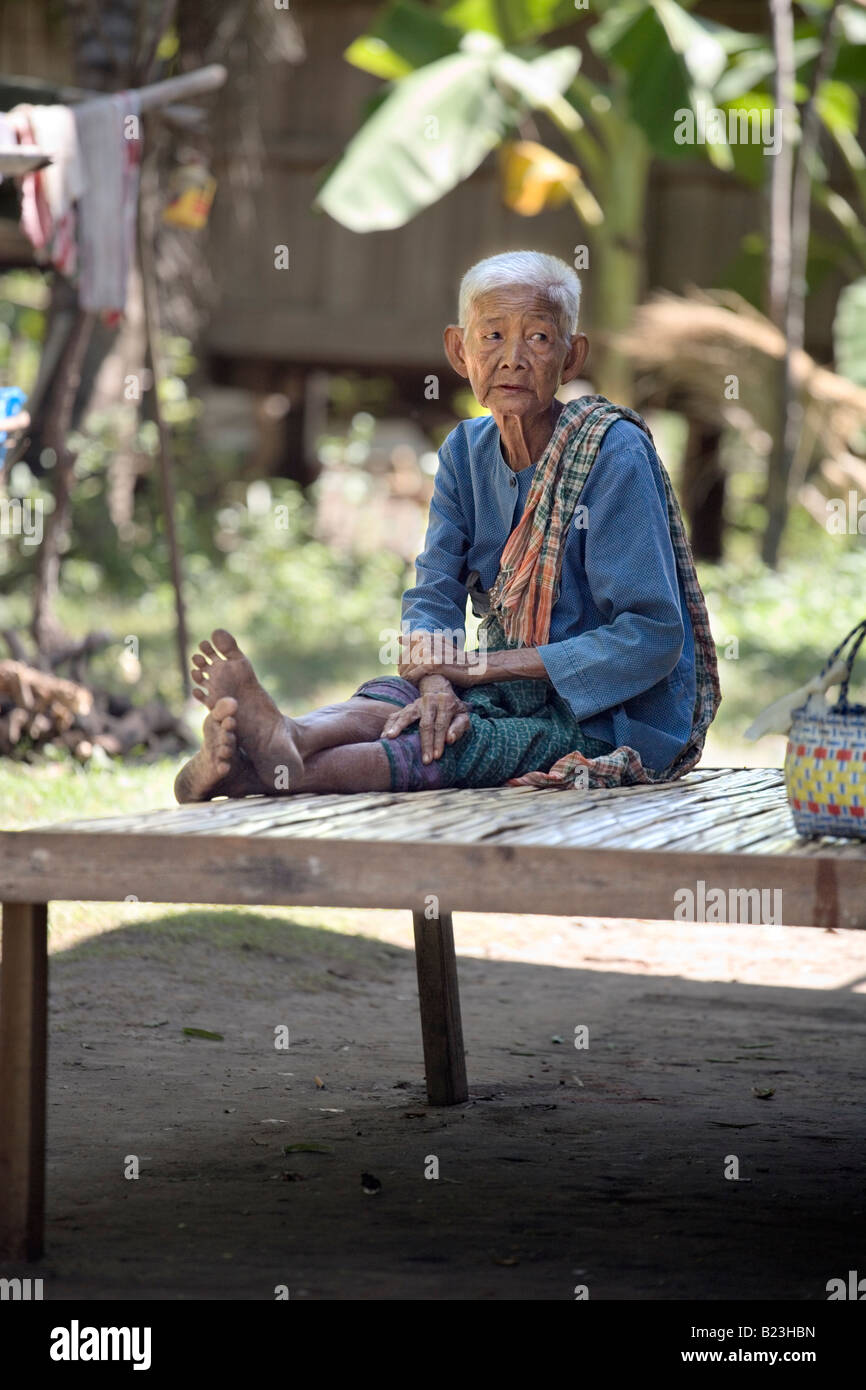 Barefoot Southern Women