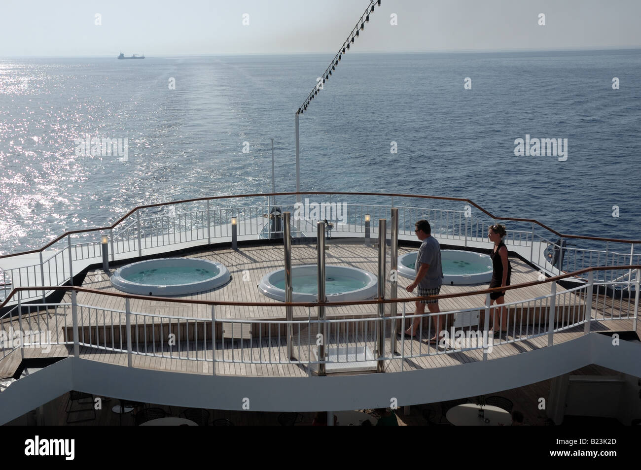 Cruise ship hot tub hi-res stock photography and images - Alamy