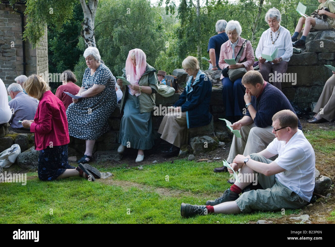 Open air religious service hi-res stock photography and images - Alamy