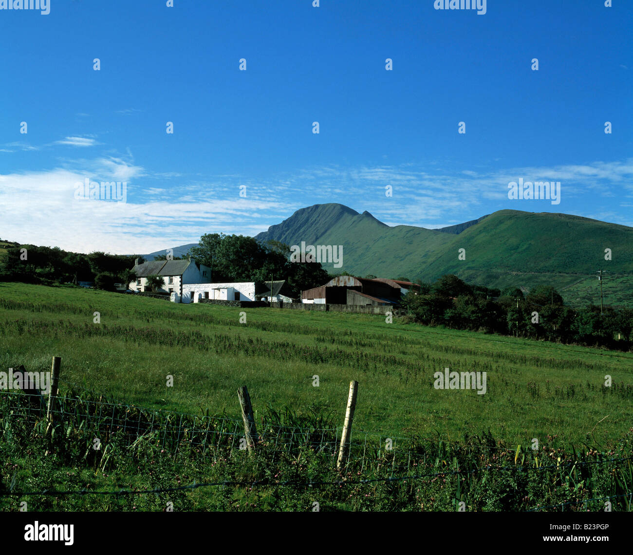 Irish green surrounding hi-res stock photography and images - Alamy