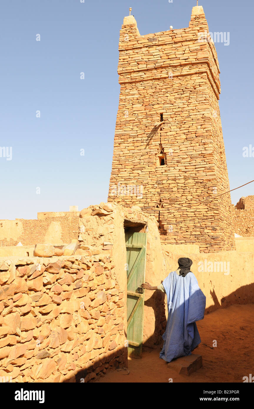 Man before the mosque of Chinguetti seven holyiest sight of the muslims ...
