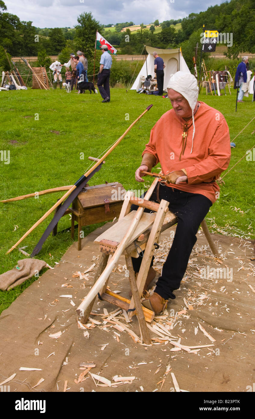 Longbow medieval hi-res stock photography and images - Alamy