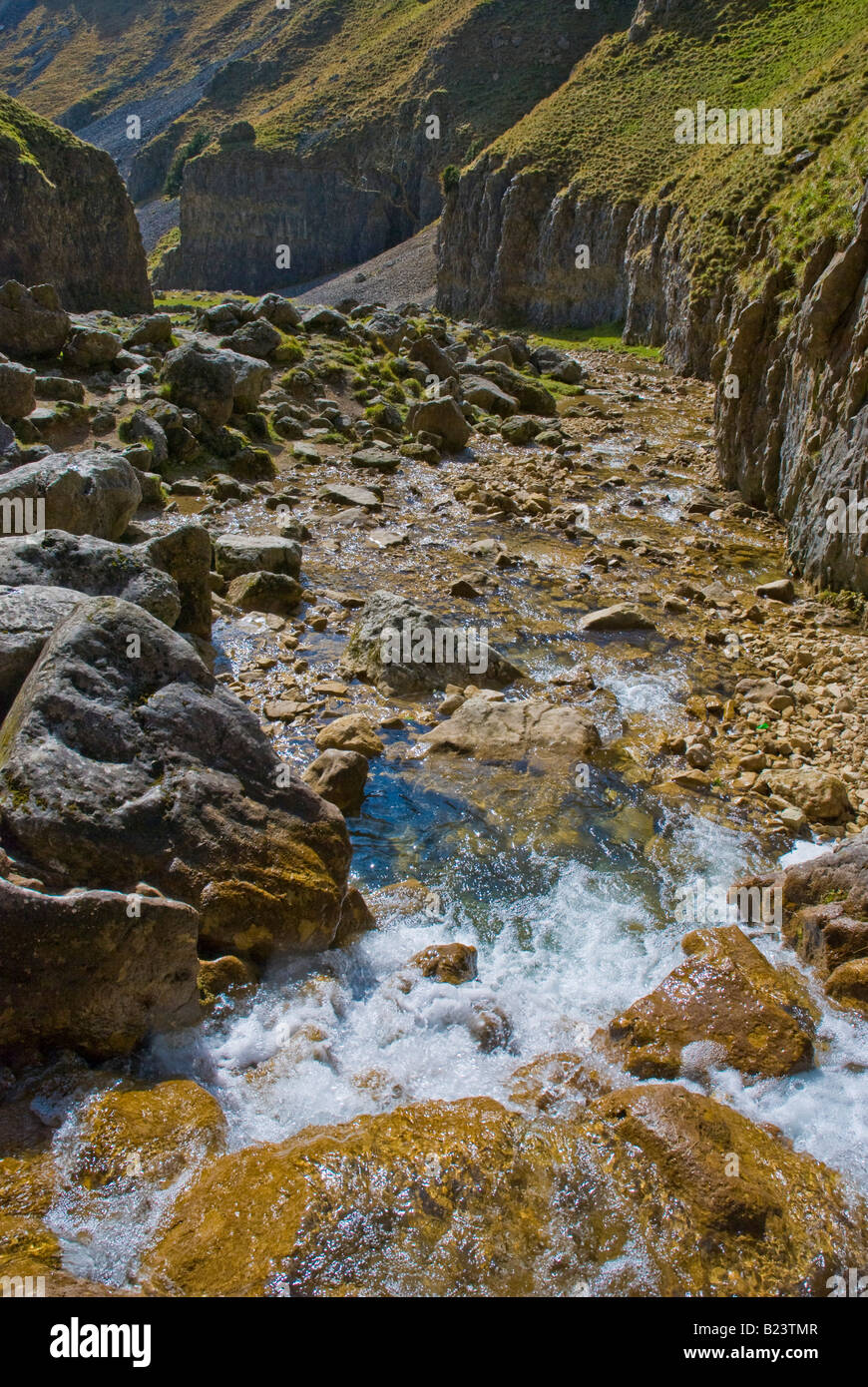 Gordale beck fells hi-res stock photography and images - Alamy