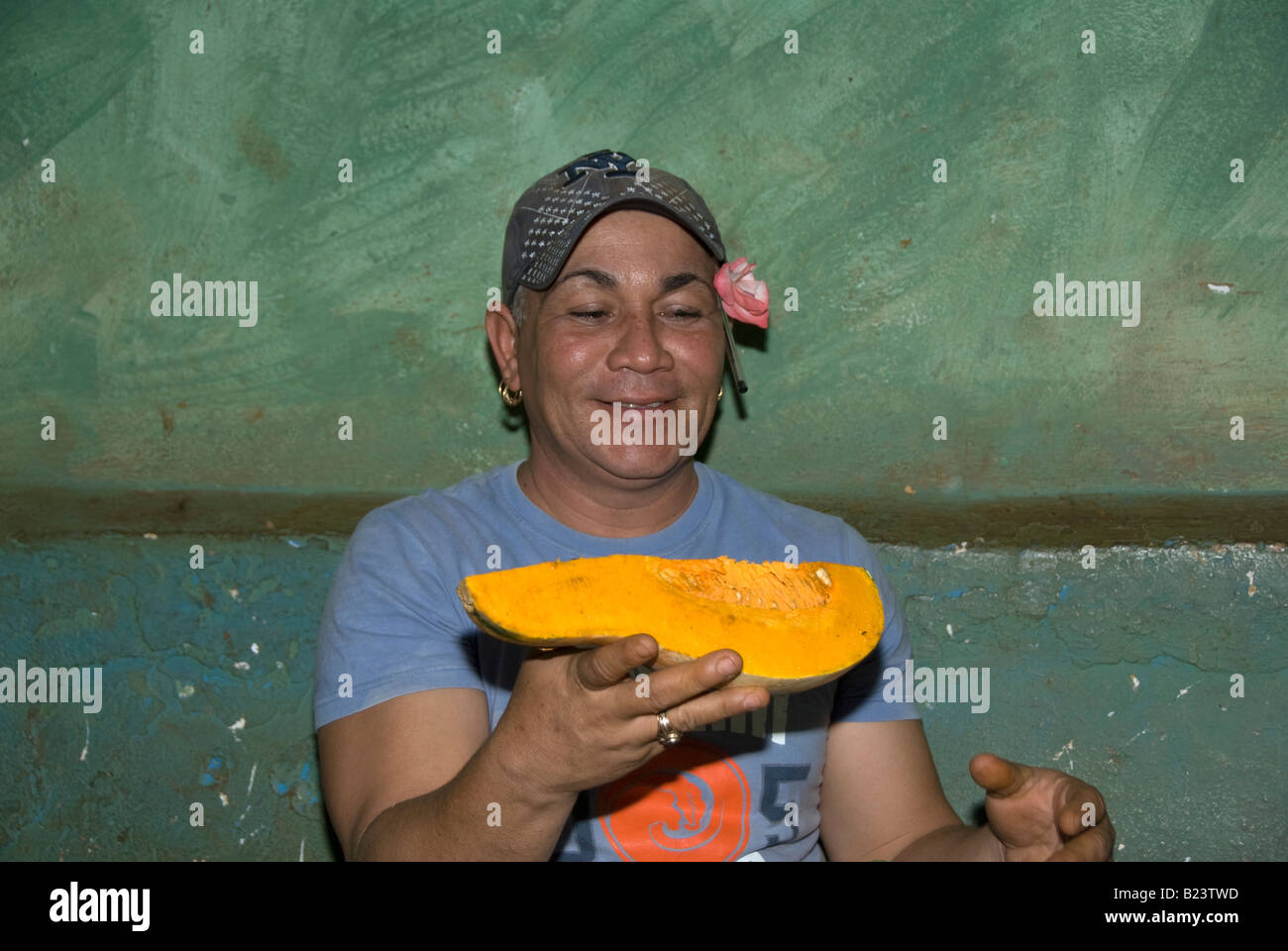 Cuban portraits hi-res stock photography and images - Alamy