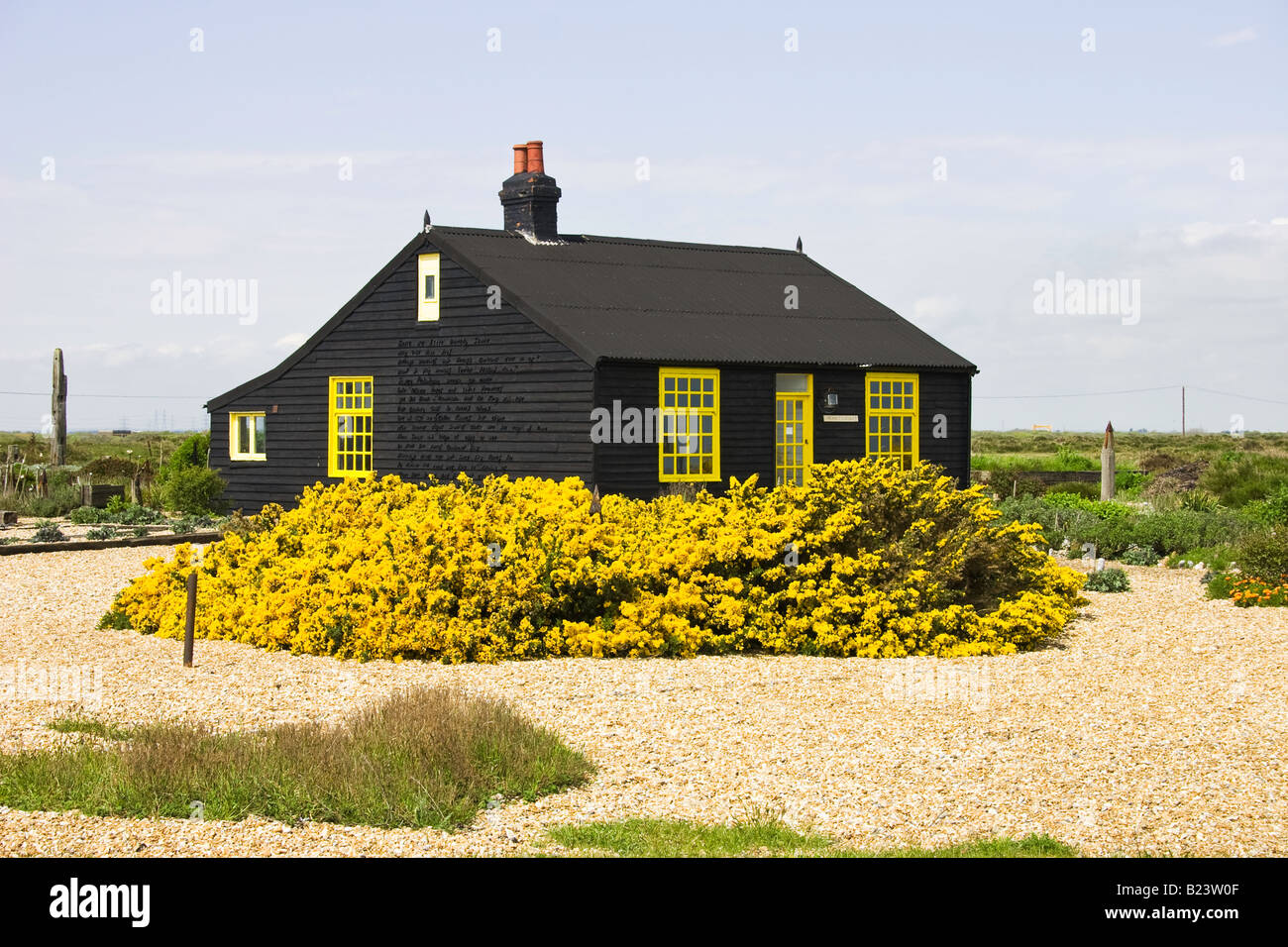 Old cottage on Dungeness Beach Stock Photo - Alamy