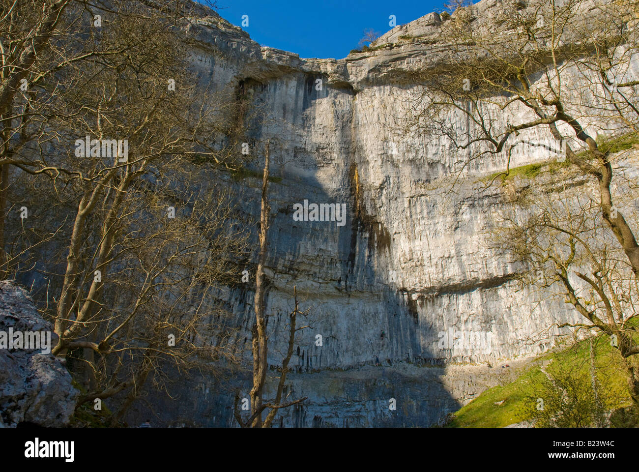 Malham Cove rock face Stock Photo - Alamy