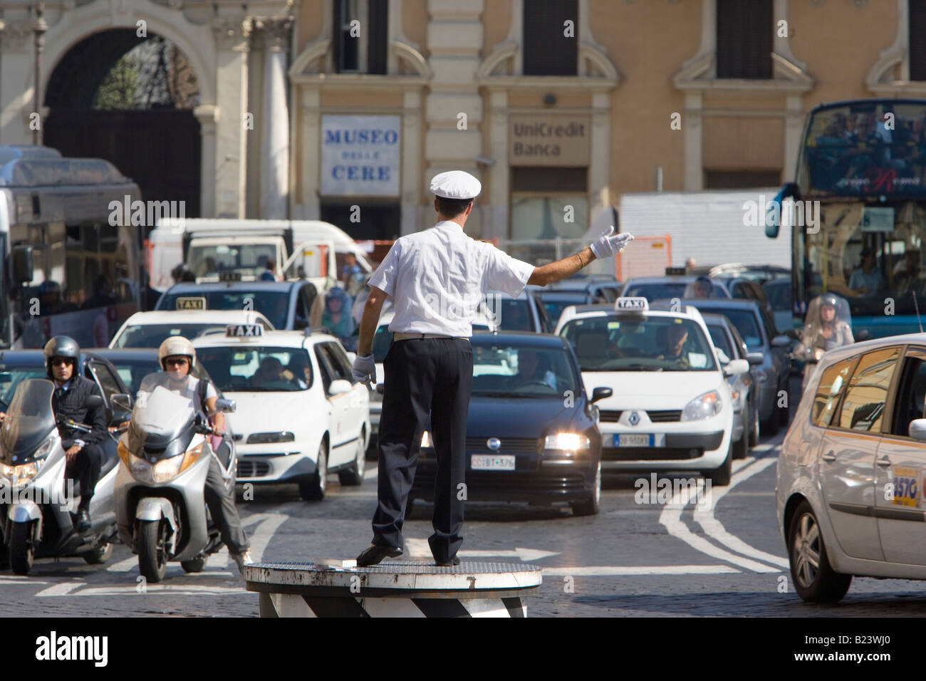 Traffic policeman directing traffic in rome hi-res stock photography and images - Alamy