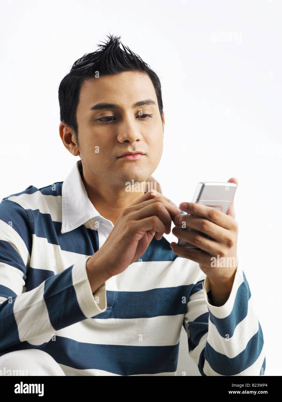 man using cellphone to send message Stock Photo - Alamy