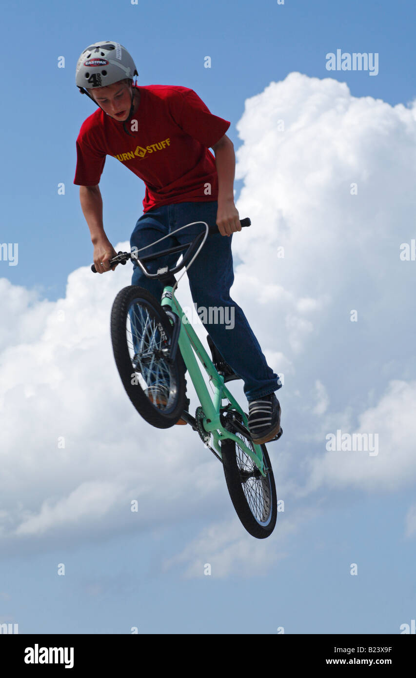 Bike stunt uk hi-res stock photography and images - Alamy