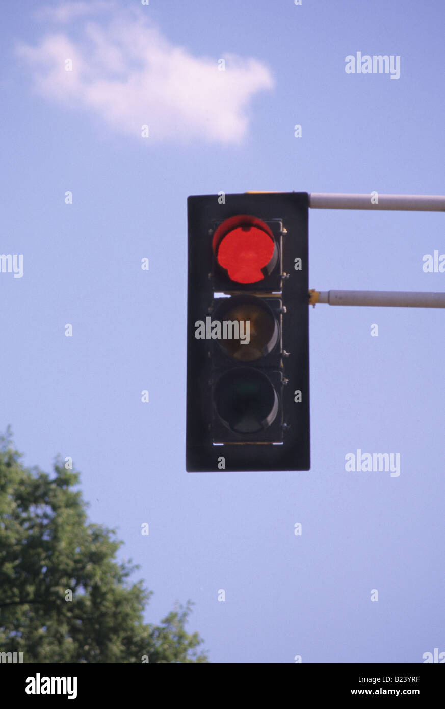TRAFFIC SIGNAL RED LIGHT STOP Stock Photo - Alamy