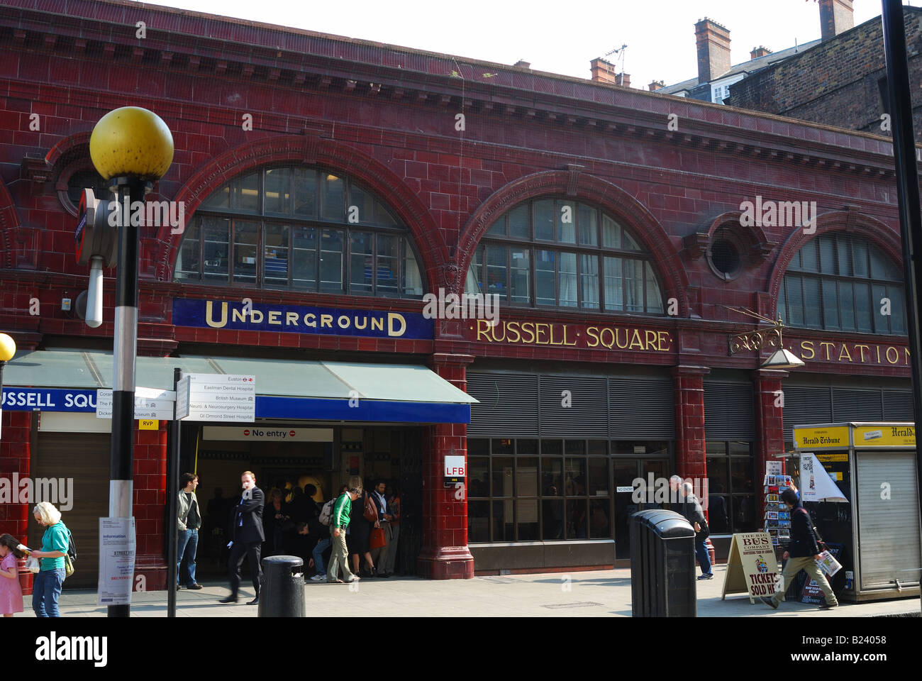 Russel square tube station; London; underground Stock Photo - Alamy