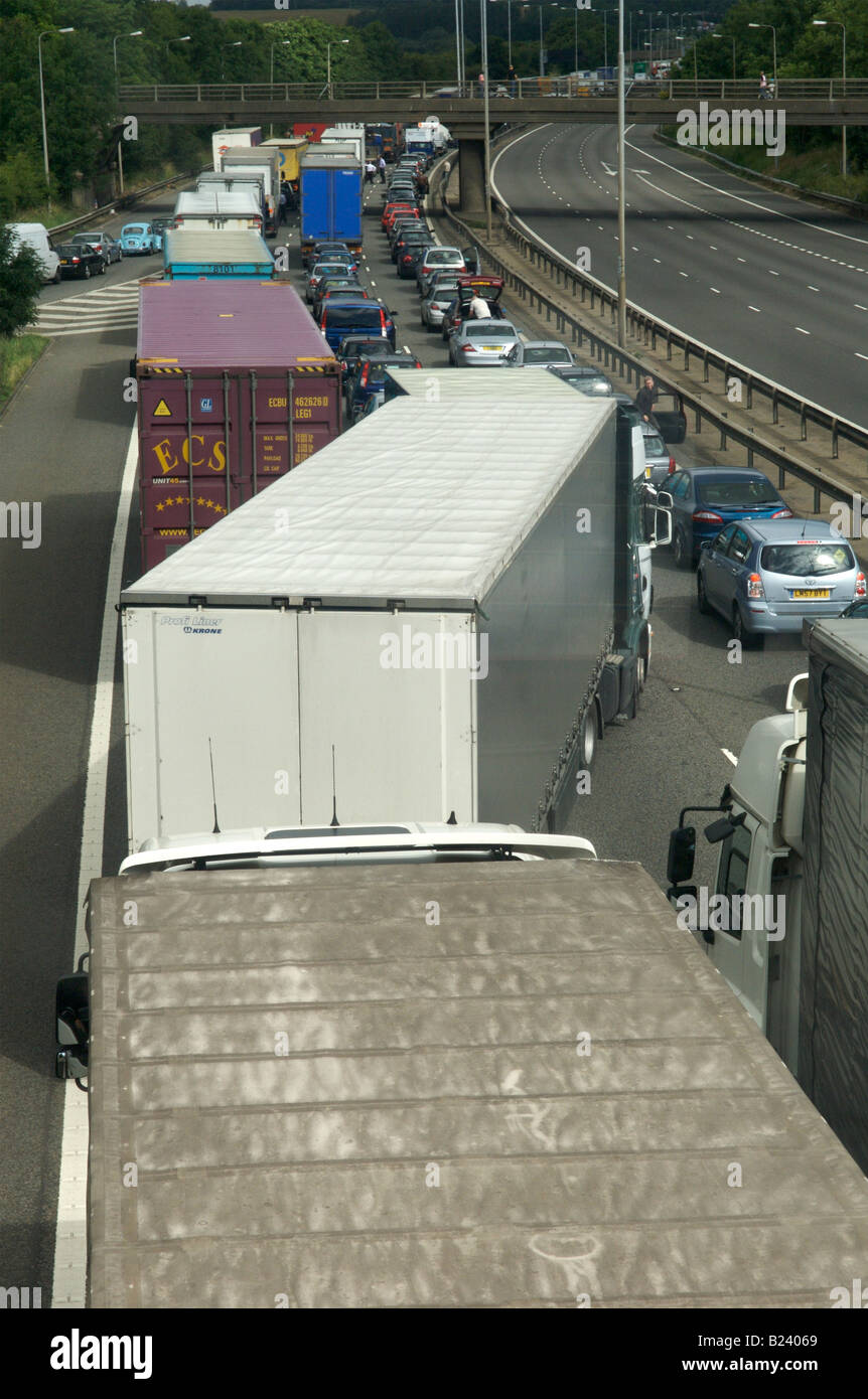 A traffic jam on the M1 motorway Stock Photo - Alamy