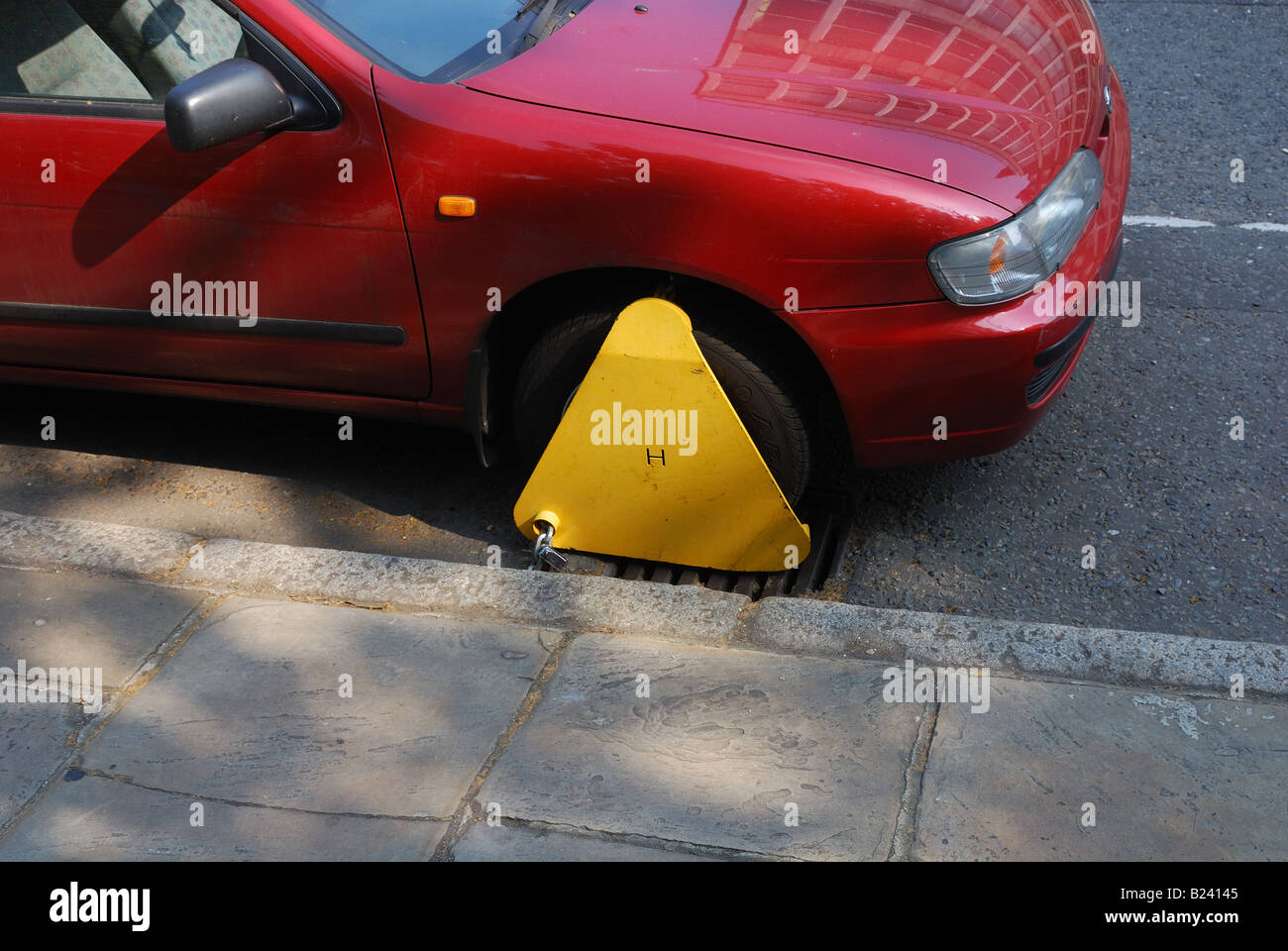 Car clamp hi-res stock photography and images - Alamy
