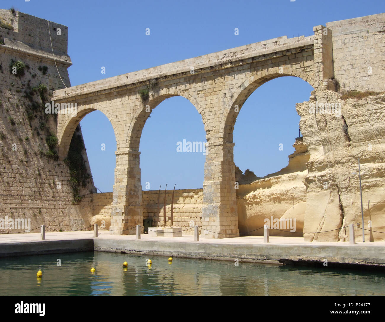 Aqueduct adjoining Fort St Angelo, Malta Stock Photo - Alamy