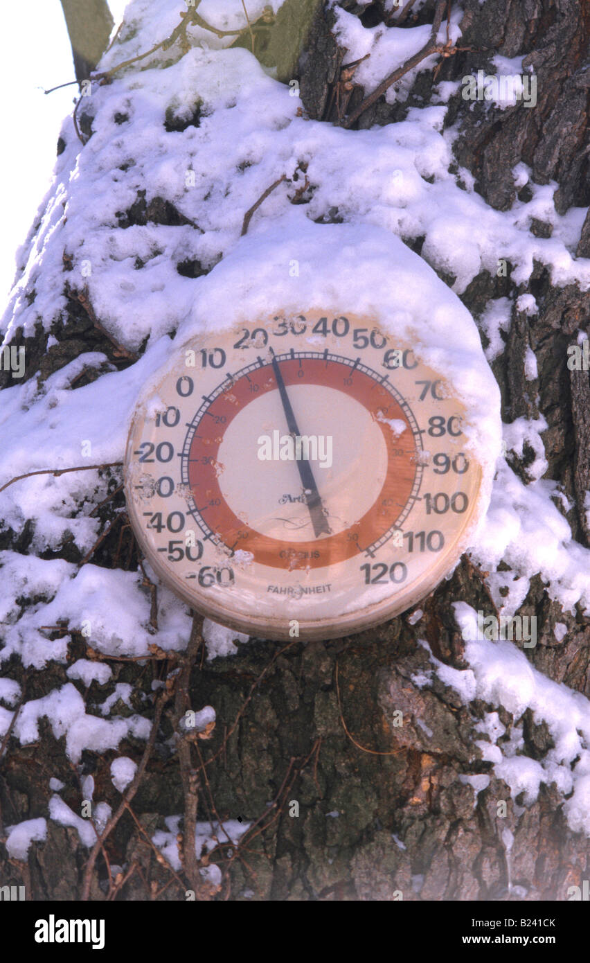 Outdoor thermometer Winter snow Chicago Stock Photo - Alamy