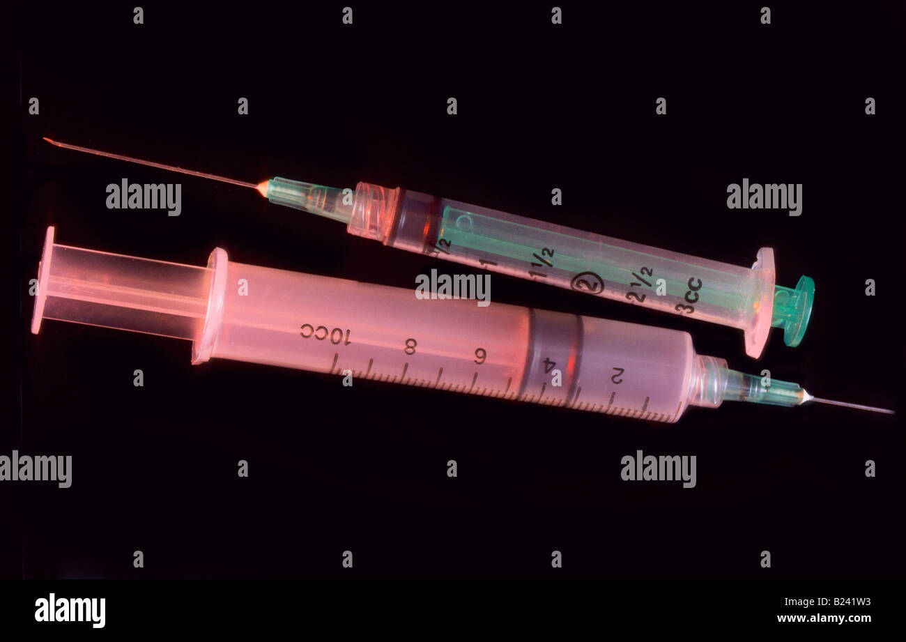 Drug syringes hi-res stock photography and images - Alamy