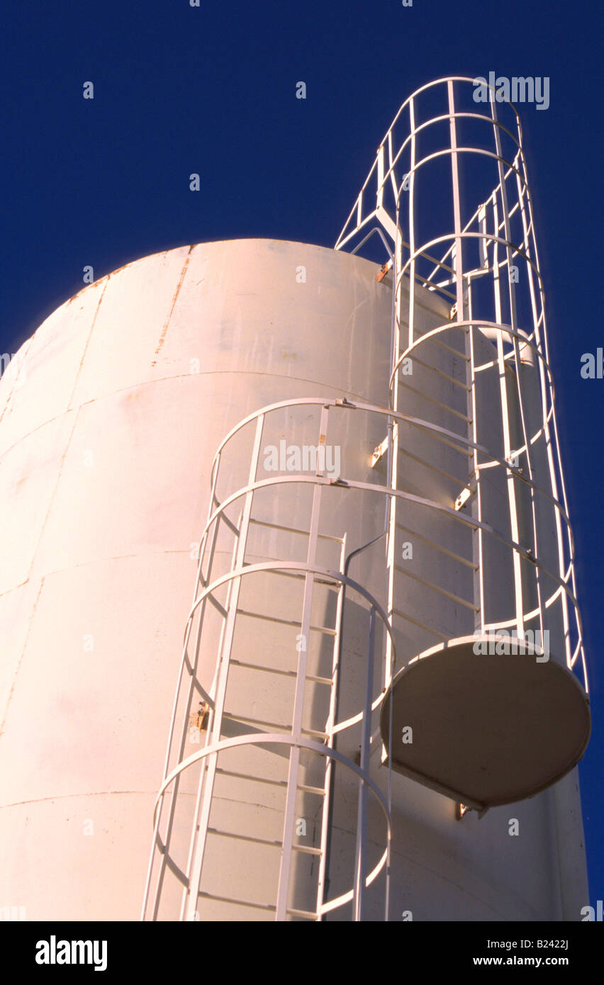 Ladder on storage tank hi-res stock photography and images - Alamy
