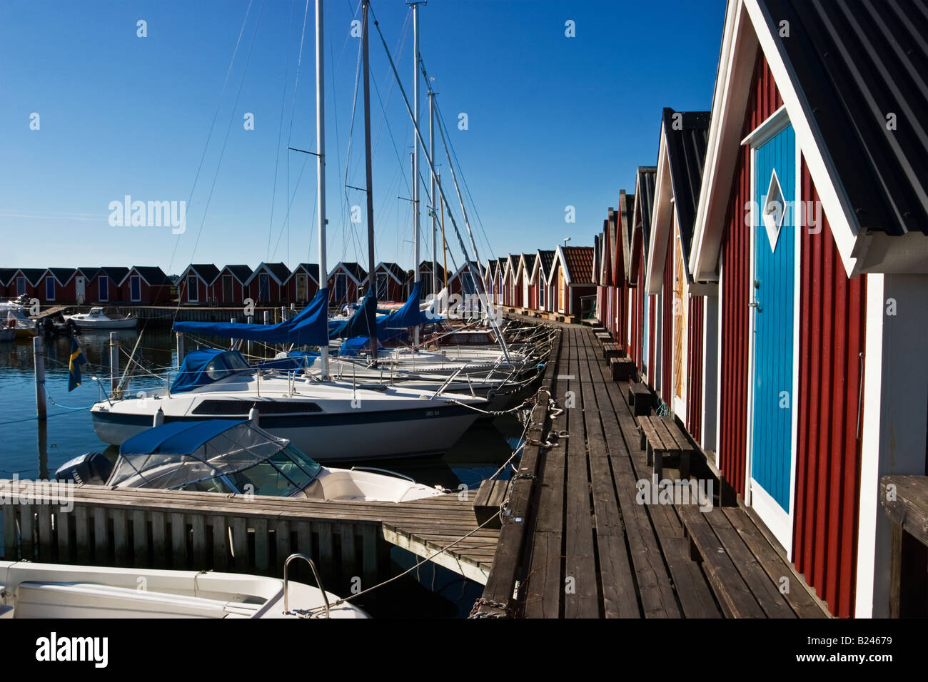 Jetty hut in marina hi-res stock photography and images - Alamy