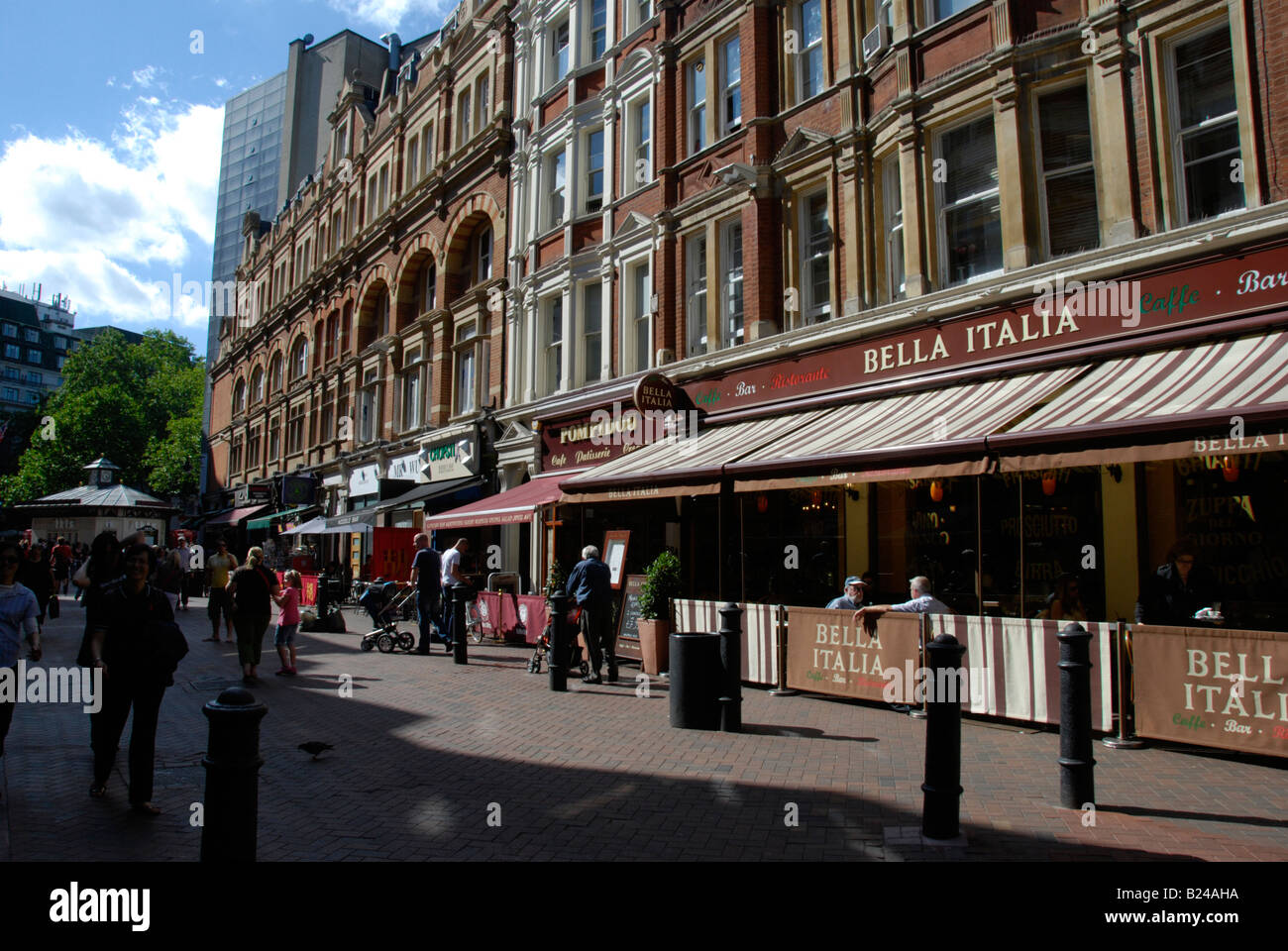 Restaurants and cafes in Irving Street leading to Leicester Square ...