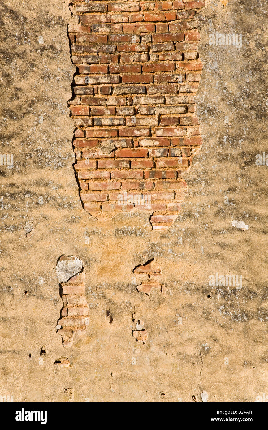 Brick reveal hi-res stock photography and images - Alamy