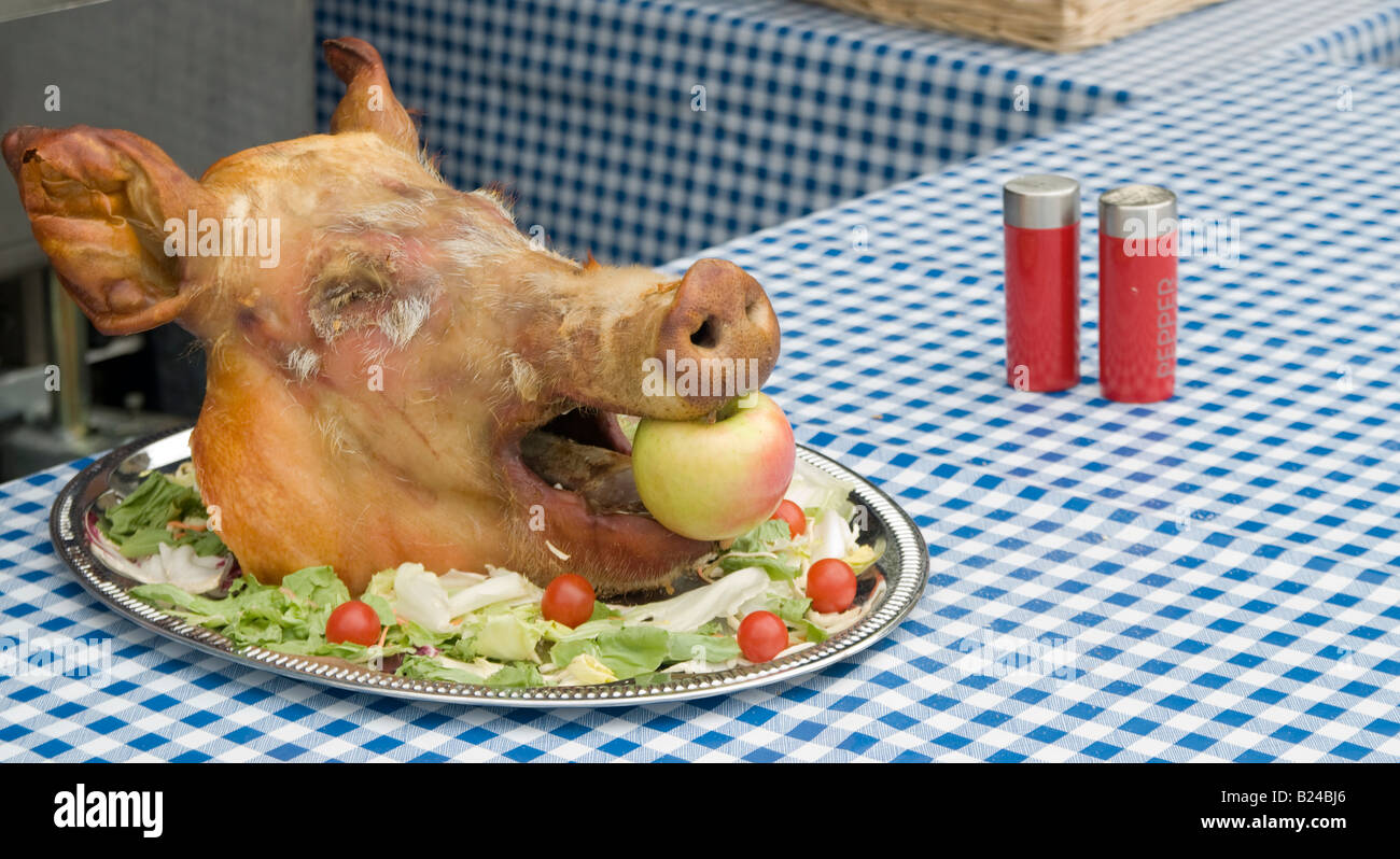 Pigs head platter hi-res stock photography and images - Alamy