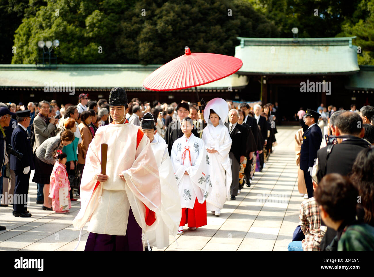 Wedding Procession at Meiji Jingu, Tokyo Japan Stock Photo - Alamy