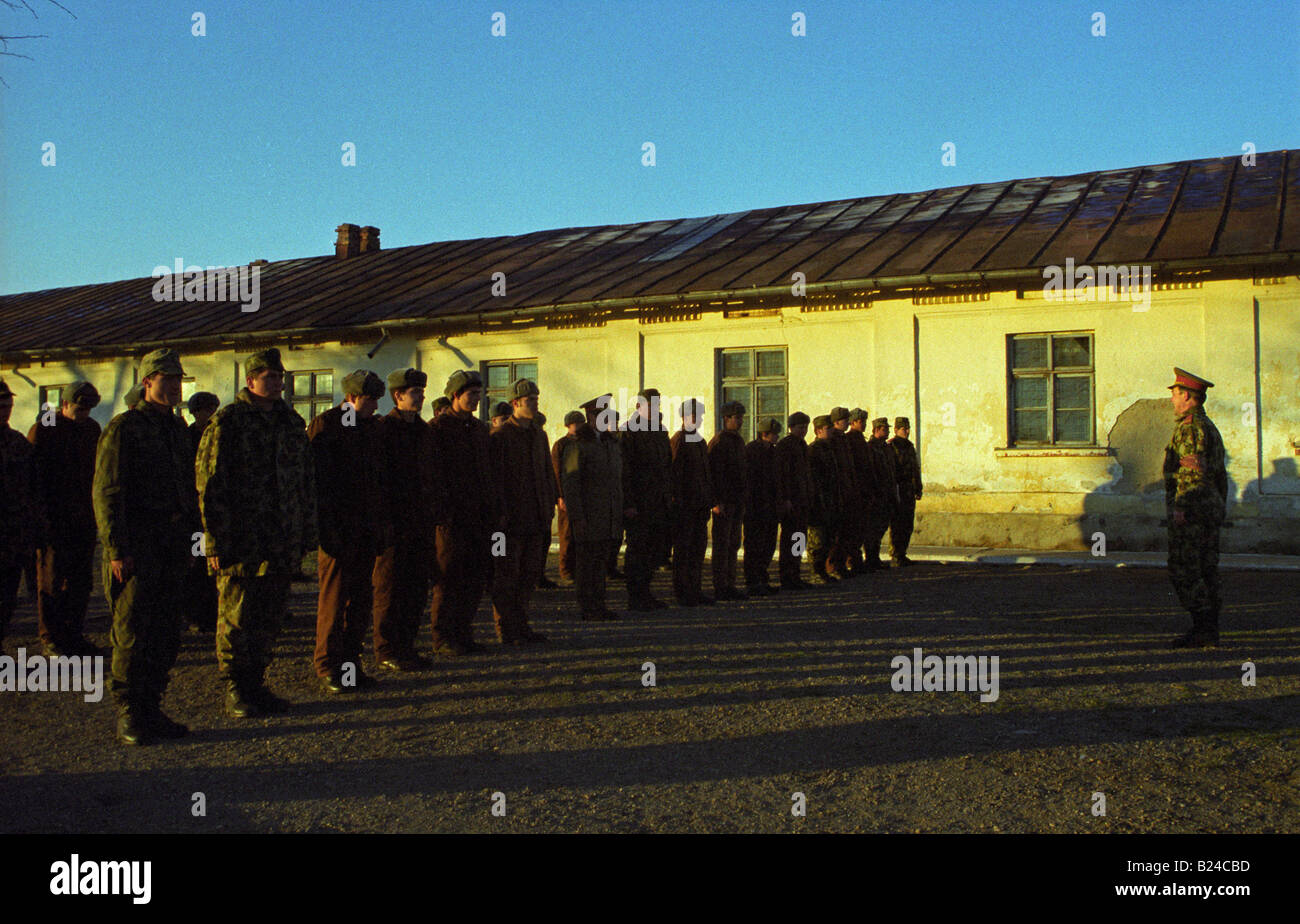 Staying in line soldier hi-res stock photography and images - Alamy