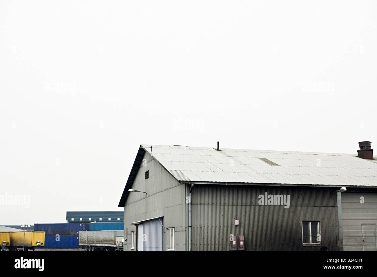 Shipping container shed hi-res stock photography and images - Alamy