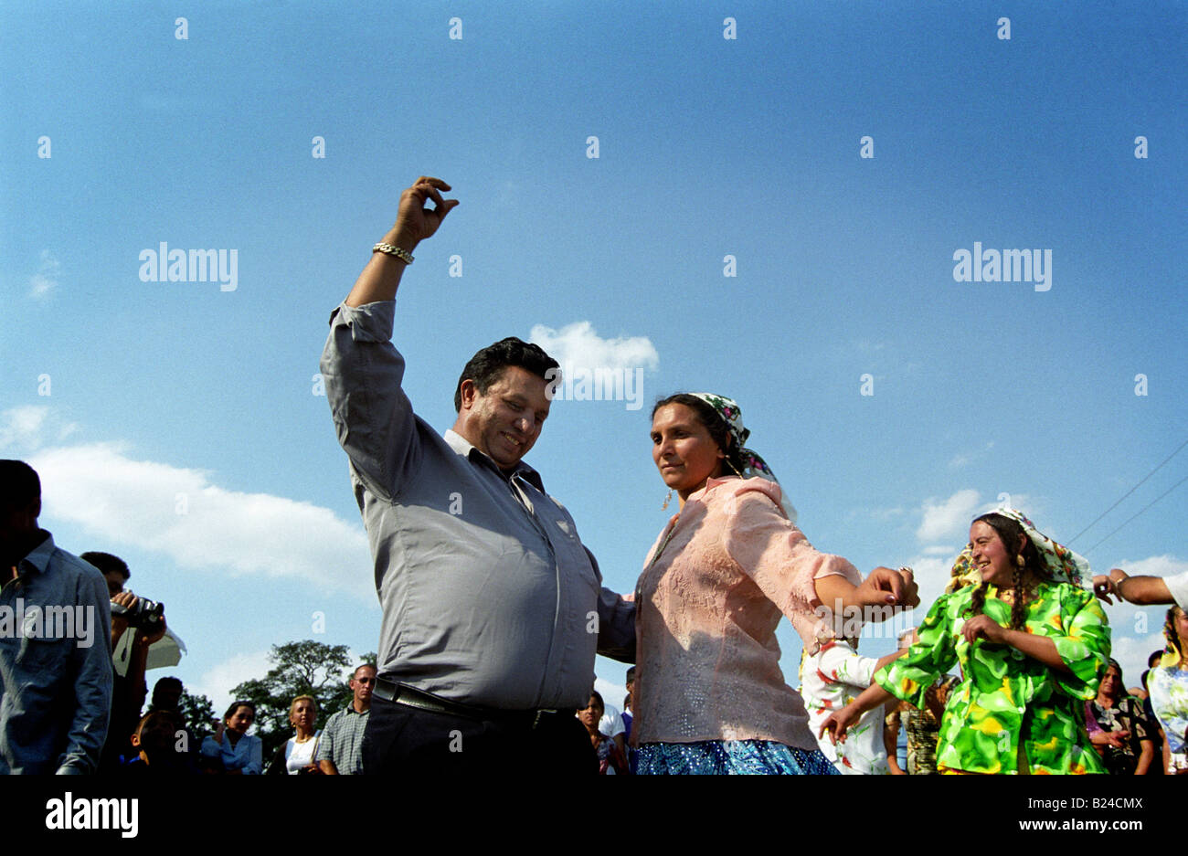 gypsies dancing at costesti, romania, celebrating their minority ...