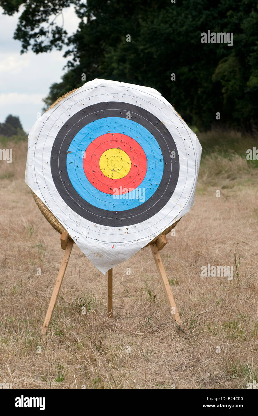 An archery target without arrows Stock Photo - Alamy