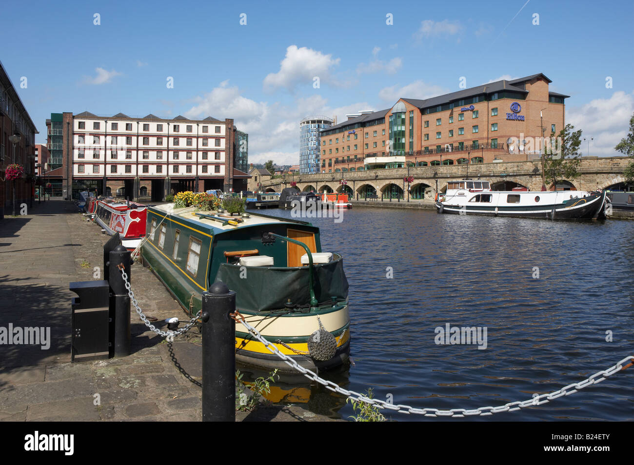 CANAL BASIN VICTORIA QUAYS SHEFFIELD SUMMER ENGLAND UNITED KINGDOM UK ...